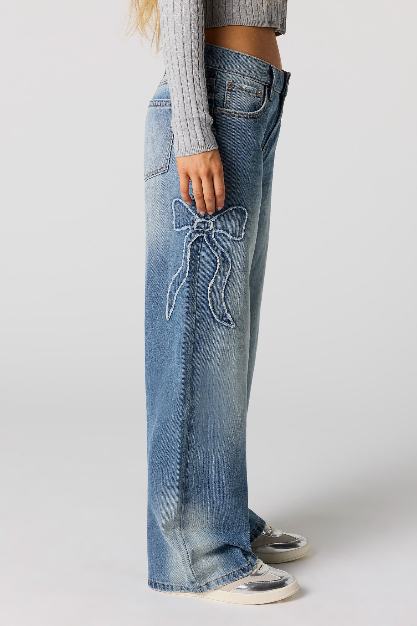 Embroidered Low Rise Baggy Jean – Urban Planet